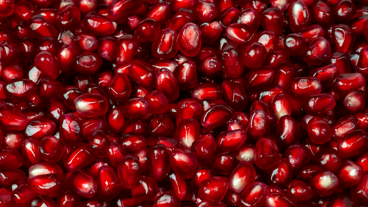 Pomegranate: what is it, and how does it impact testosterone ...